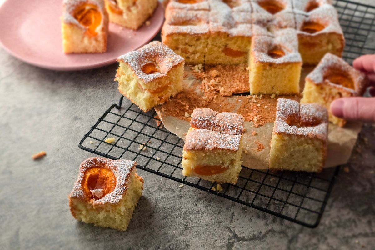 Apricot Cake Recipe - Candyflosslife